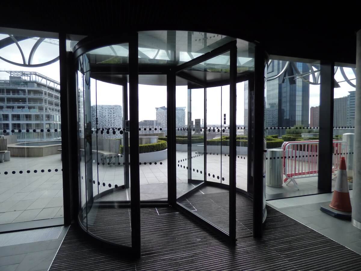 10 Hot Tips for Reducing Staff Turnover | Bizimply